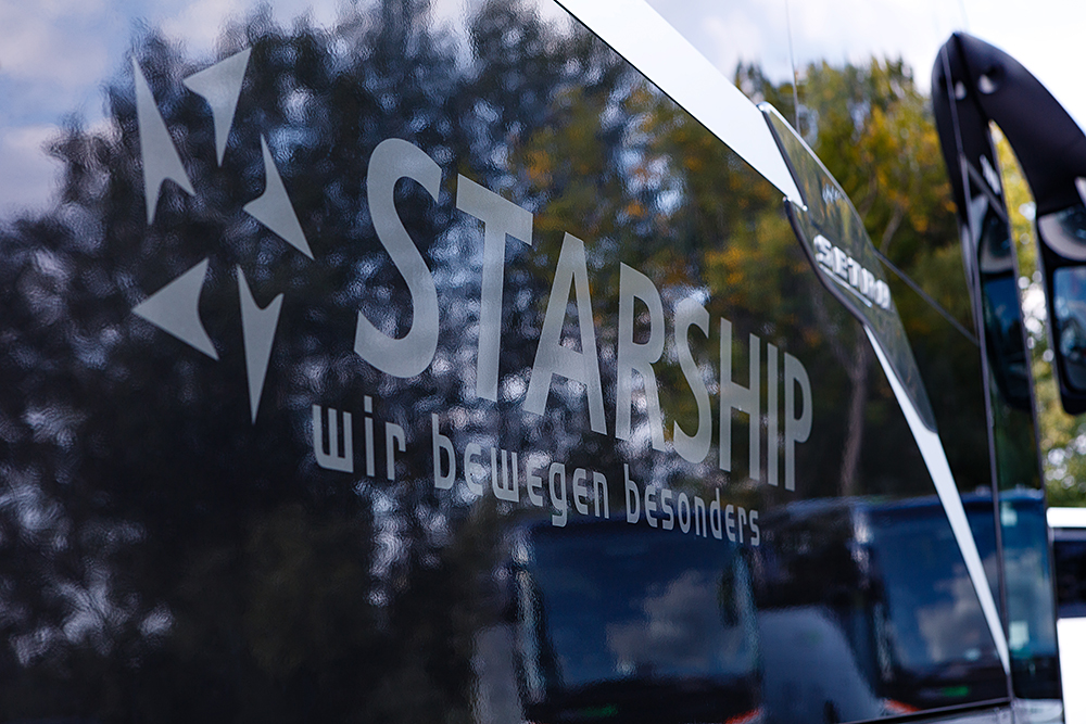 Starship | bus rental in Berlin | VIP busses | VIP coach charter and ...